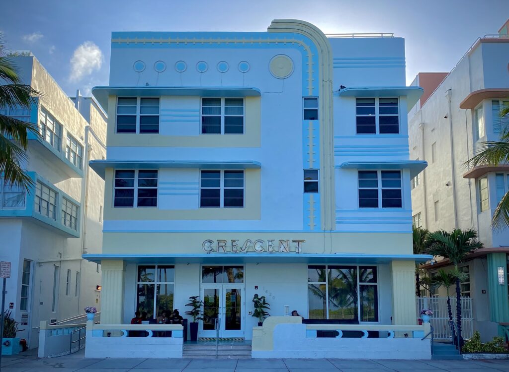Radio Waves exhibit at the Art Deco Museum traces Miami Beach's rise through radio - Miami ...